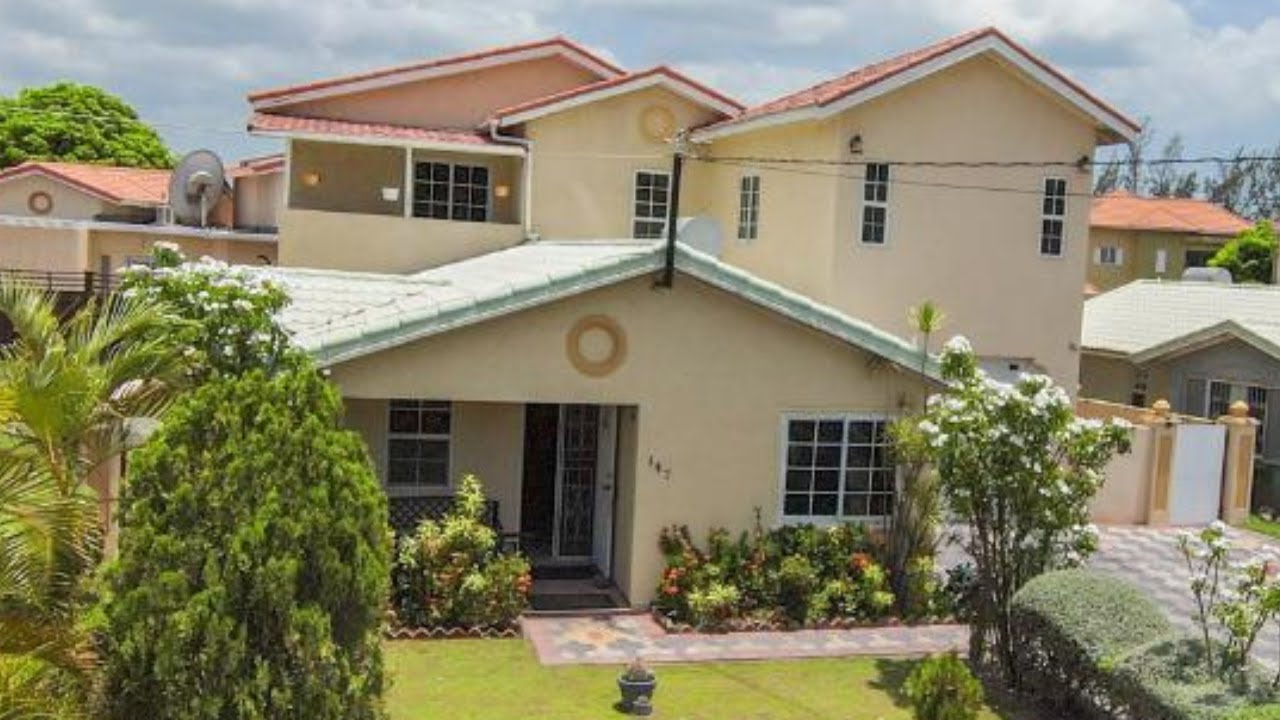 Charming 4 Bedroom 3 Bathroom Townhouse for sale in Collingwood ...