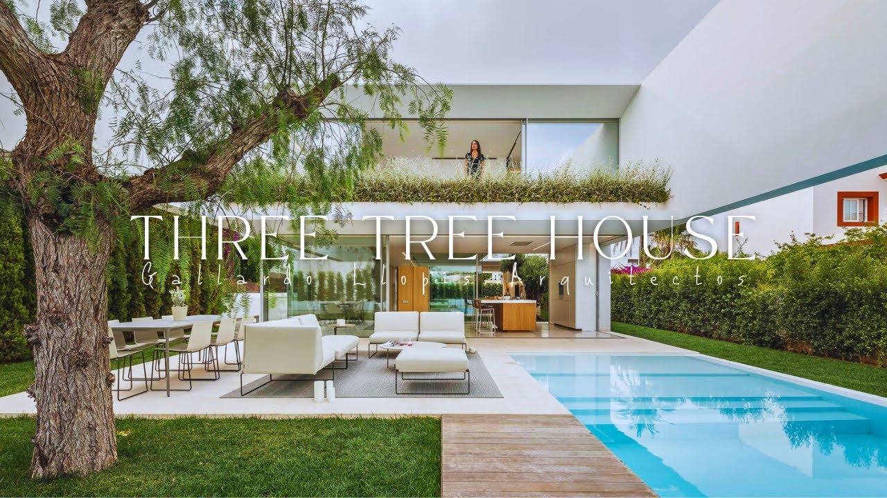 A modern minimalist house with three courtyards and three different ...