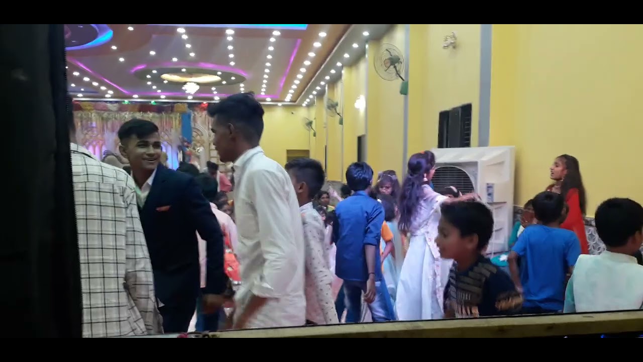 Bagal ke bagal me Sadi parti ka video 207 - YouTube