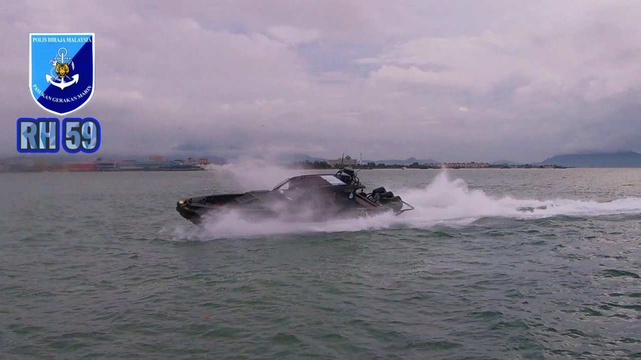 Triple Outboard Mercury Verado V8 300hp Manuever in high speed Pasukan ...