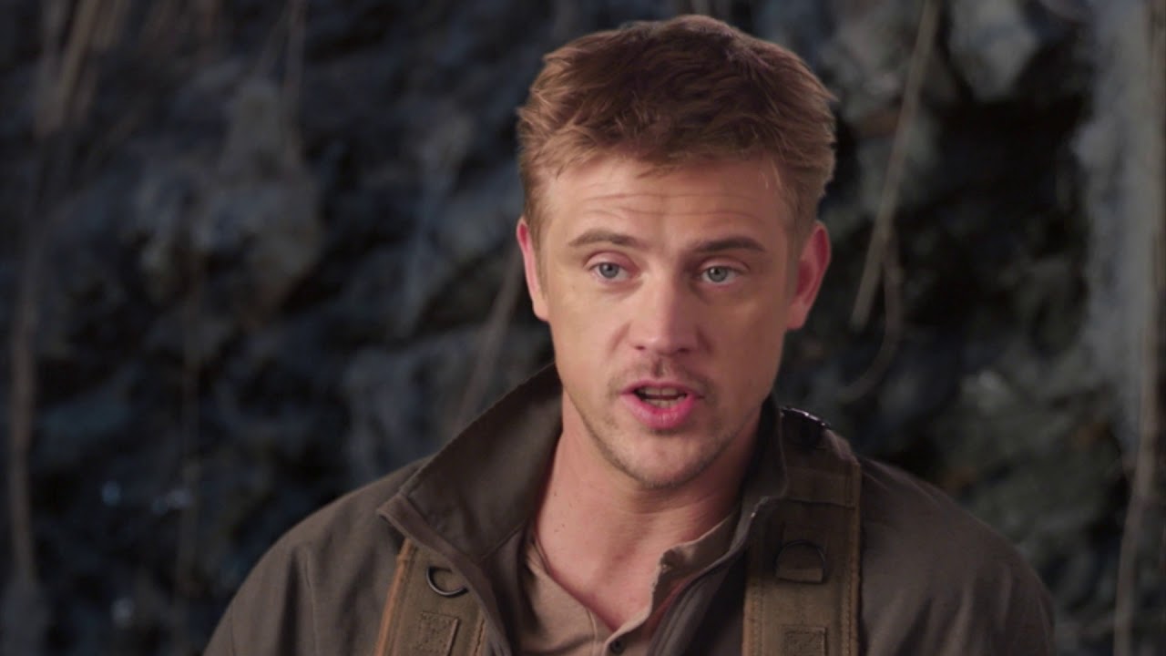 Boyd Holbrook: PREDATOR - YouTube