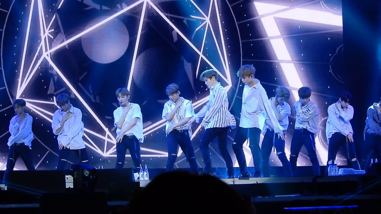 Wanna One - Never fancam (Wanna One 1st fan meeting in Manila) Oct 13 ...