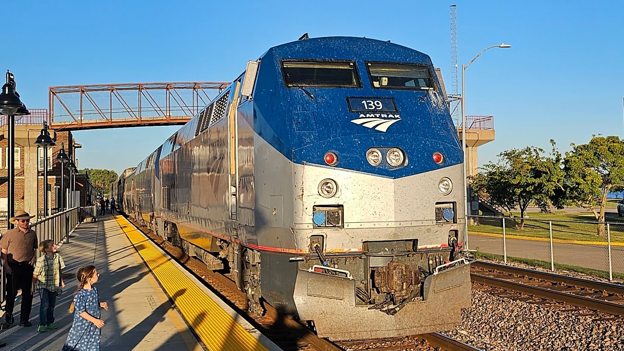 Amtrak #3 Southwest Chief departing Fort Madison, Iowa on 9/2/2023 ...