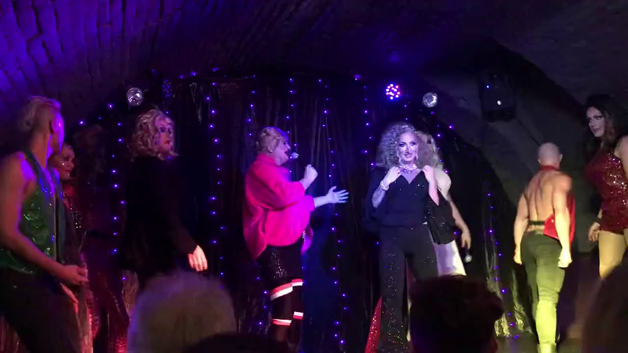 No Limit Club Budapest Társulata - Super Trouper - YouTube