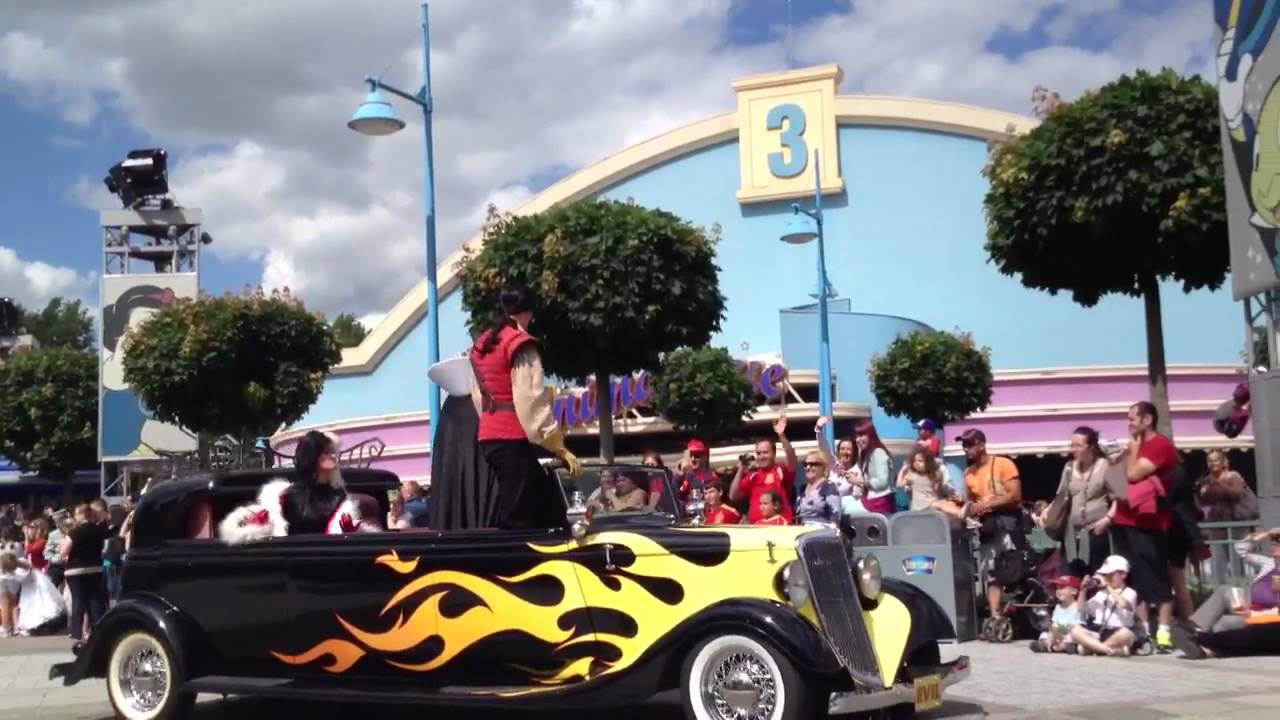 Euro Disney stars in cars parade 2012 - YouTube