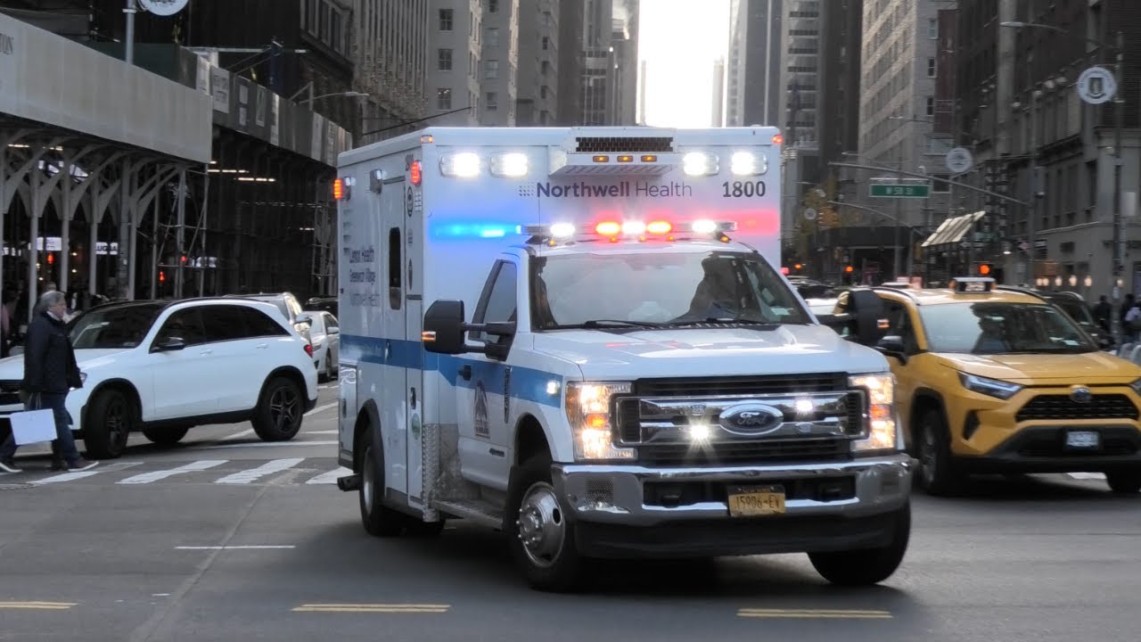Heavy Horn Usage - Northwell Ambulance Responding - YouTube