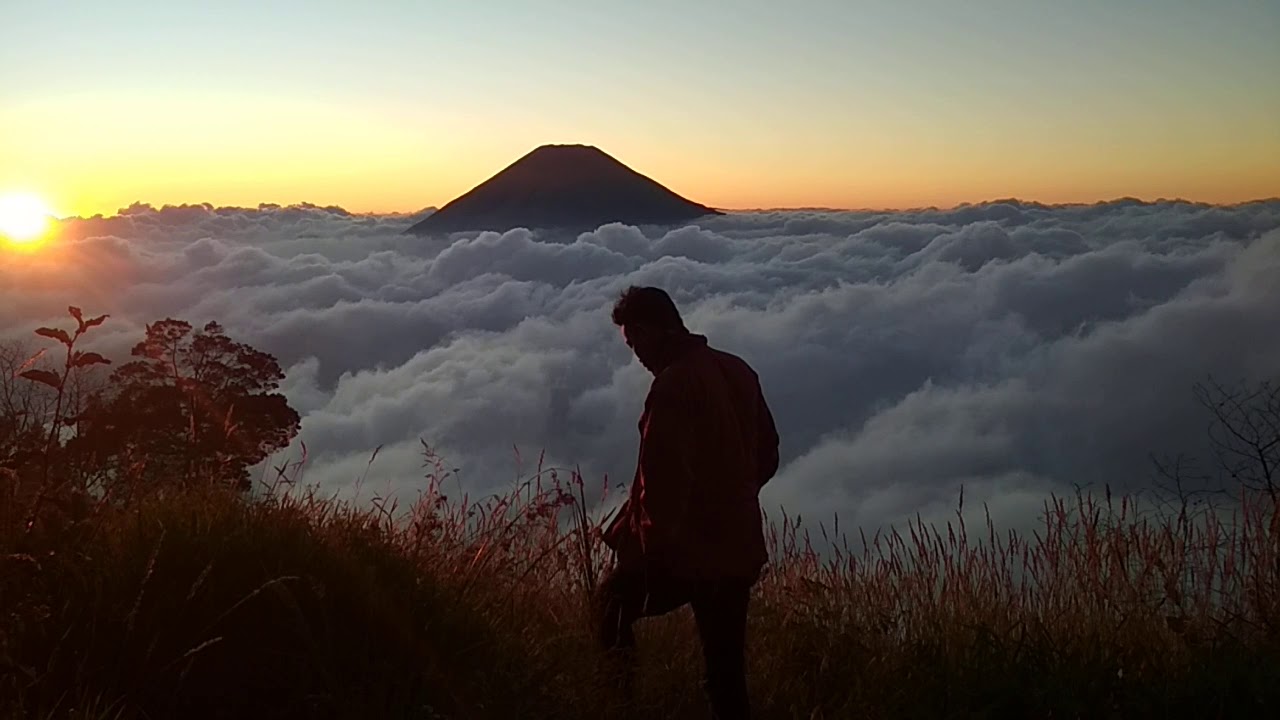 Sunset keren @Gunung sumbing - YouTube