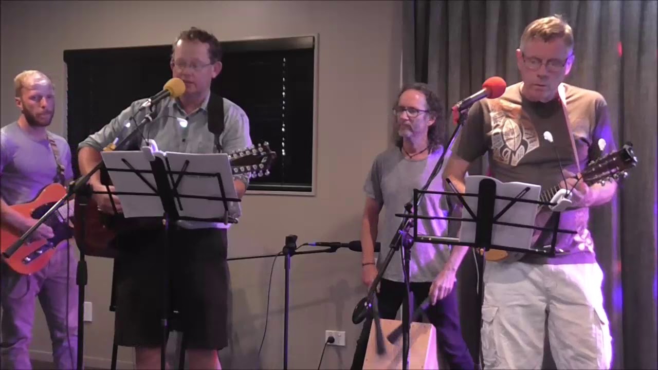 The Gully Band at No5 - YouTube