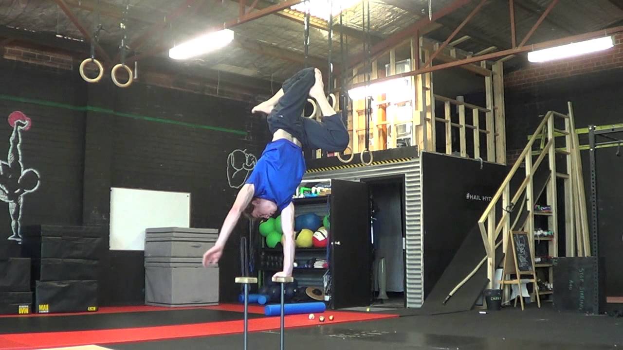 Dave Davy Handbalancer. Upside Down - YouTube
