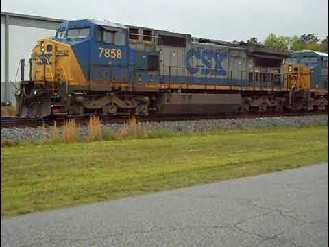 CSX#7858 idling - YouTube
