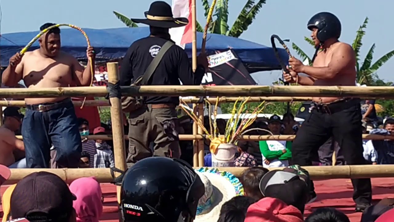 PERANG CAMBUK #JUMONO TIBAN 22#TREMBELANG TARUNG DUA ALGOJO BWI VS ...