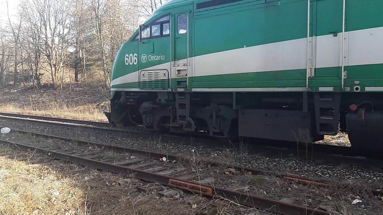 GO TRAIN PULLING INTO ACTON TRAIN STATION APR 24 2019 - YouTube