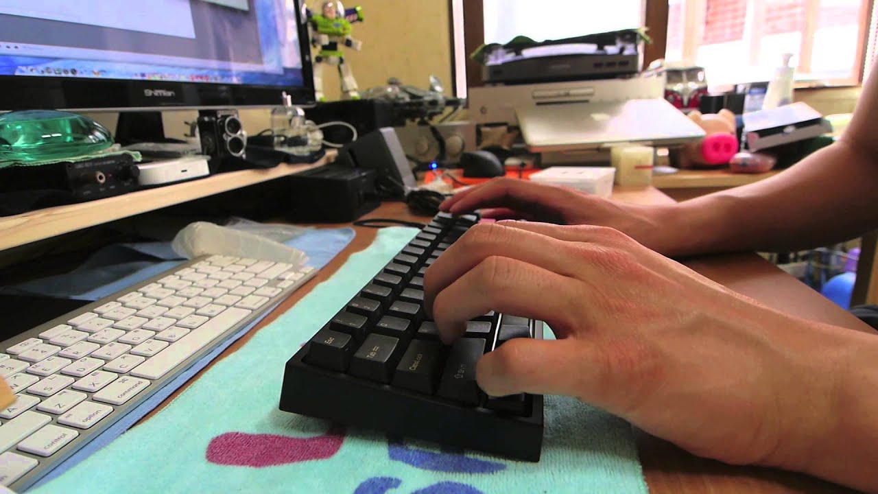 Leopold FC 660M NonClick Mini Keyboard - YouTube
