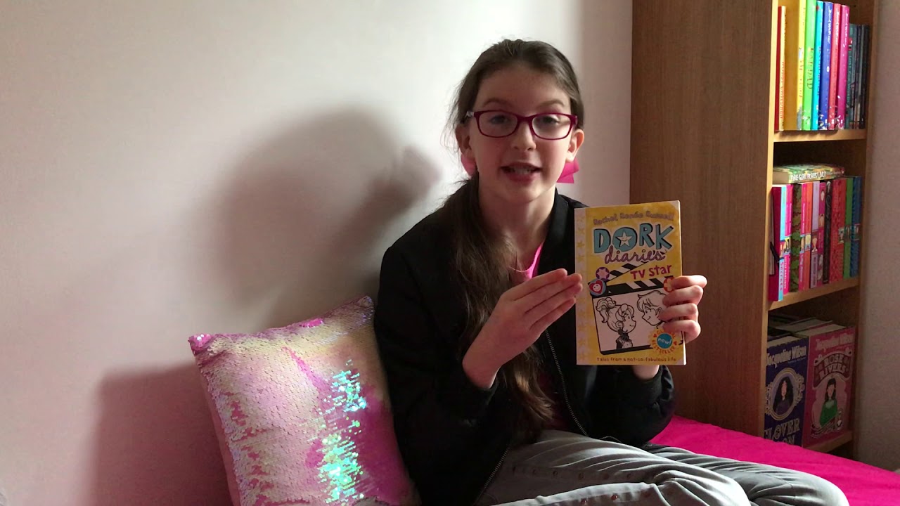 BOOK REVIEW | Dork Diaries TV Star by Rachel Renée Russell - YouTube
