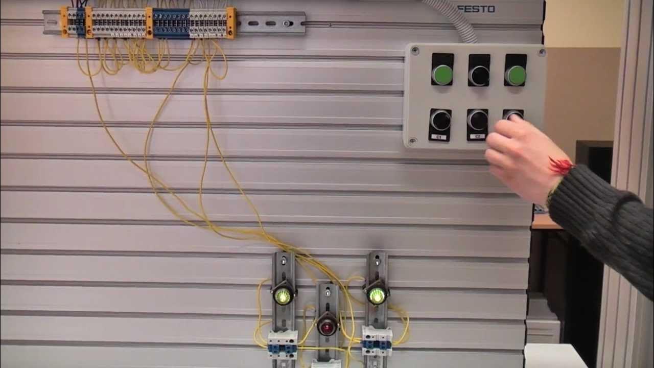 Sterowanie sygnalizacją świetlną - YouTube