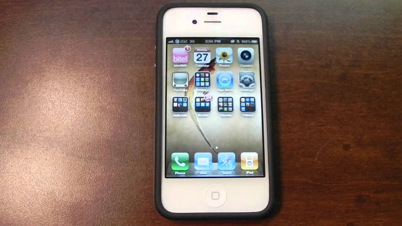 Why I love multitasking gestures on the iPhone 4 - YouTube