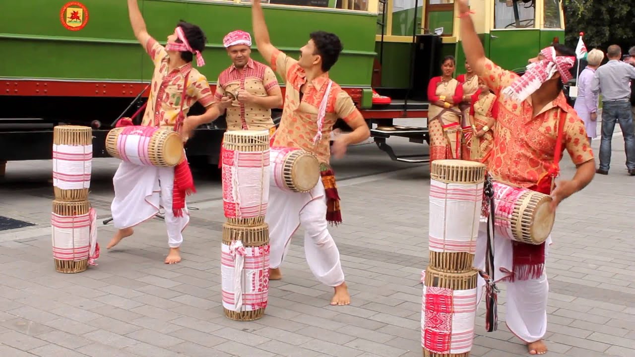 Bihu Intro and Performance 1 - YouTube