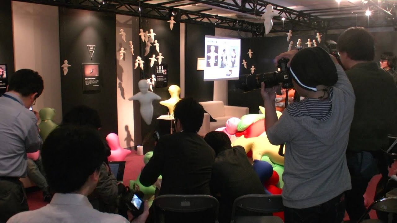 Hugvie Demo at Press Release 1 - YouTube