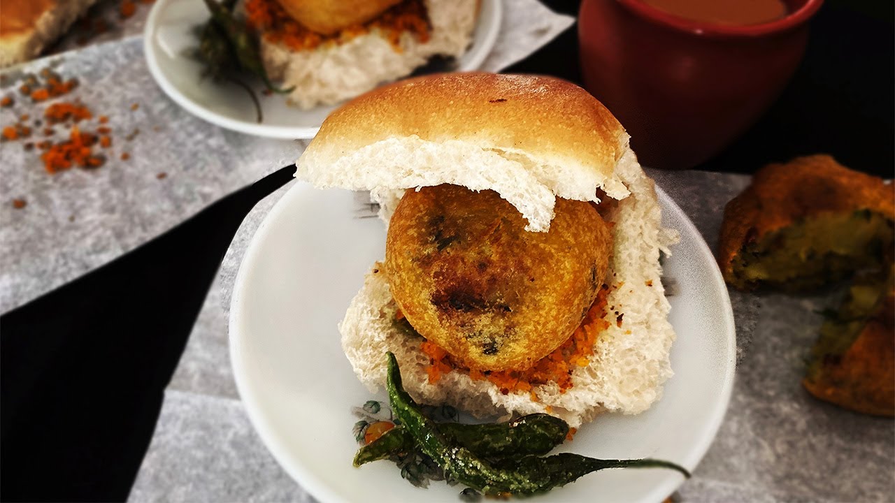 How to Make Famous Mumbai Vada Pav at Home | वडापाव - YouTube