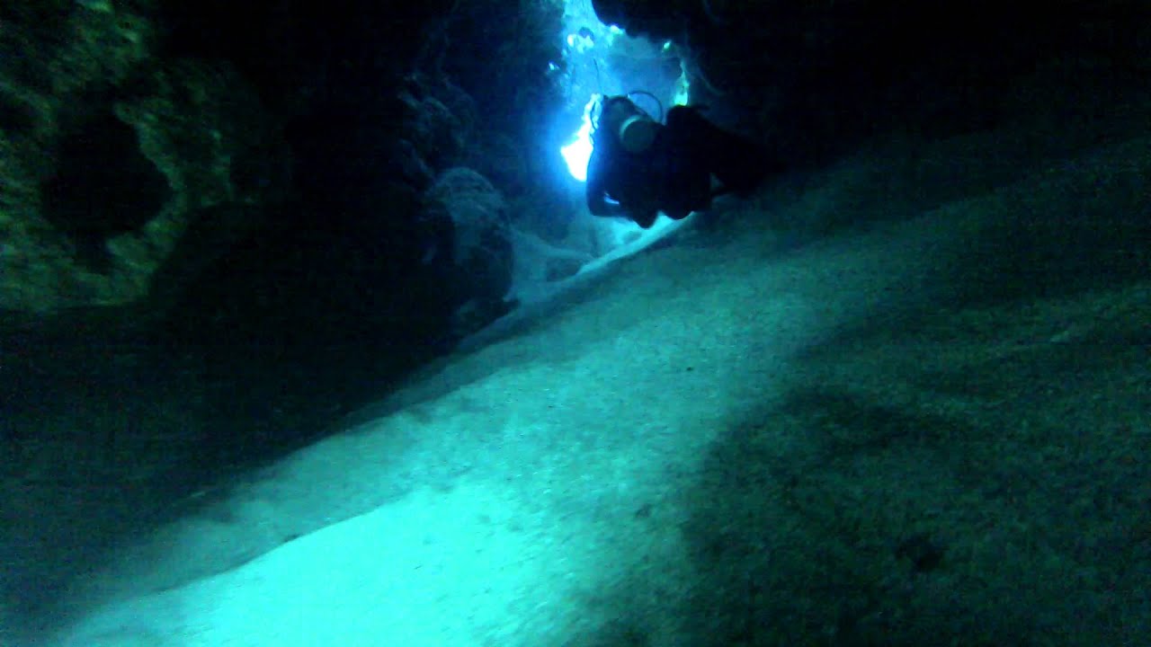Diving The Bears Den Cave - YouTube