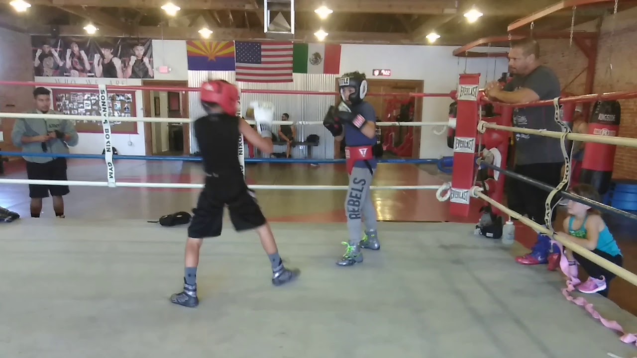 Sonnys boxing gym. Jesus vs 👑 David. Sparing - YouTube