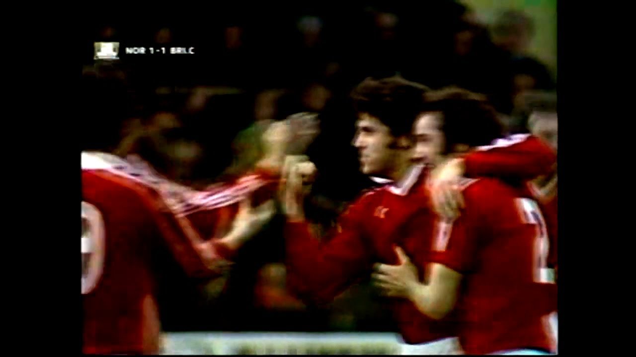 Norwich v Bristol City 1976/77 Div 1 - YouTube