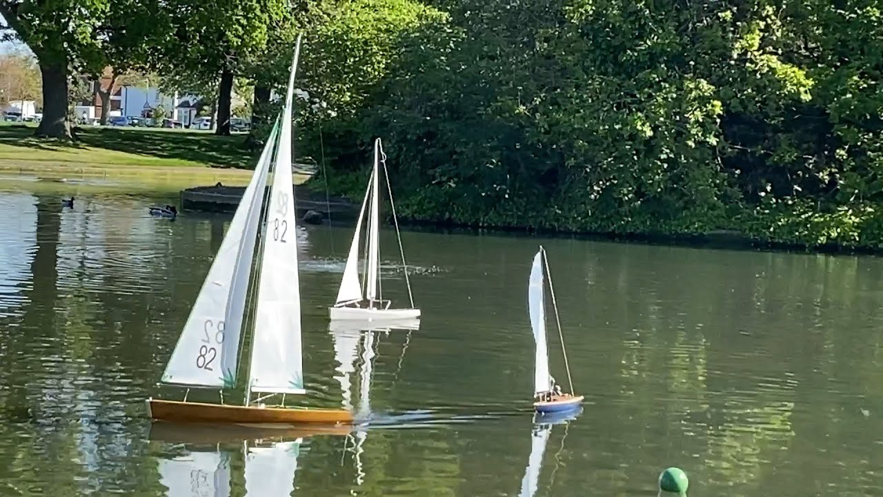 3 RC Yachts enjoying a light breeze - YouTube