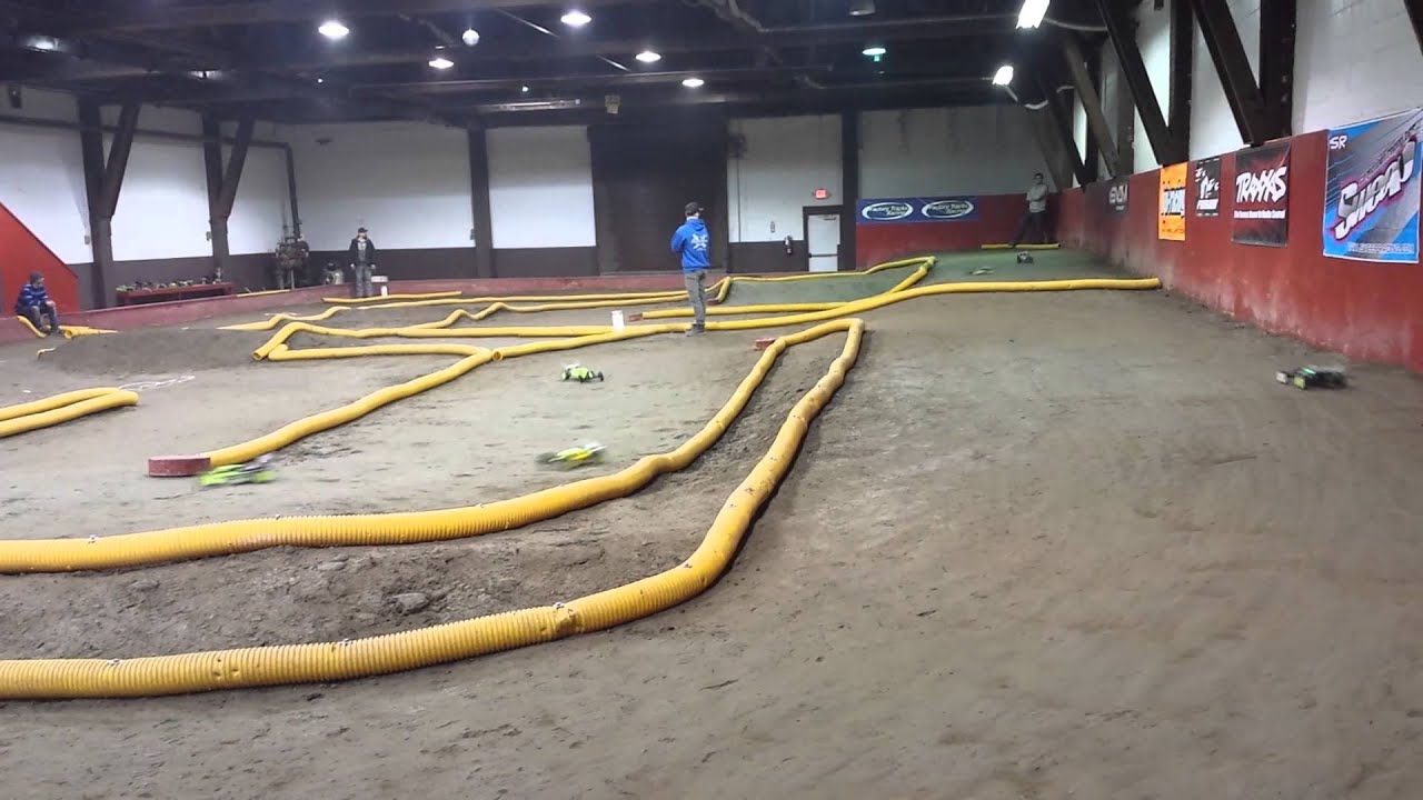 RC Clubhouse warren michigan 2wd Mod - YouTube