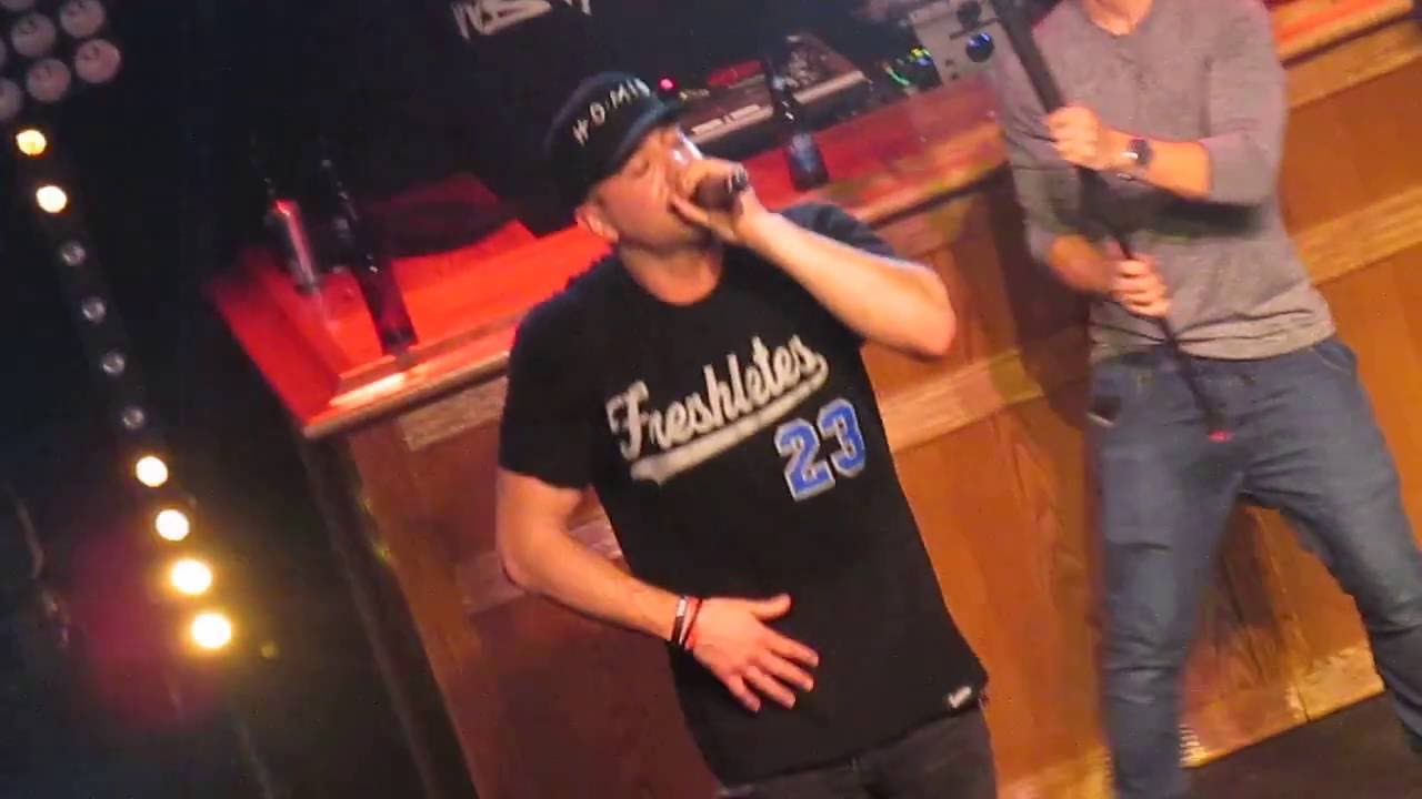Mike Stud - These Days (Live) - YouTube