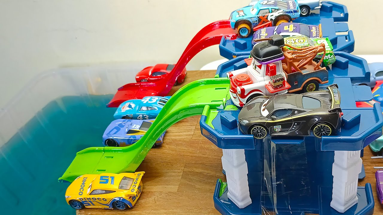 Disney Pixar Cars falling into the water Lightning McQueen, Cruz ...