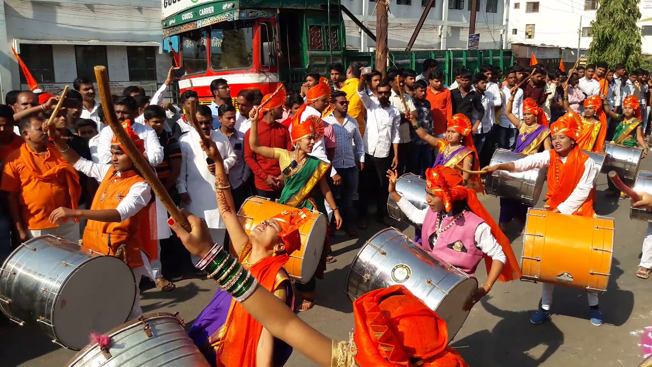 shivjayanti Girl Dhol tasha pathak in R.P .College Osmanabad - YouTube