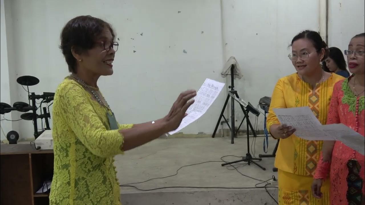 MARISUANG DO SASUDE - KOOR PUNGUAN INA HKBP MARSADA CIBITUNG di Konvent Full Timer Bekasi - YouTube