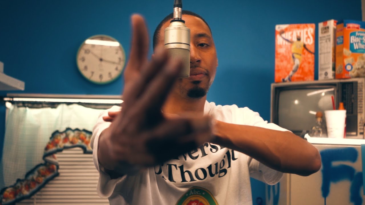 PHE Fastcash drops Hot song at Auntie House - YouTube