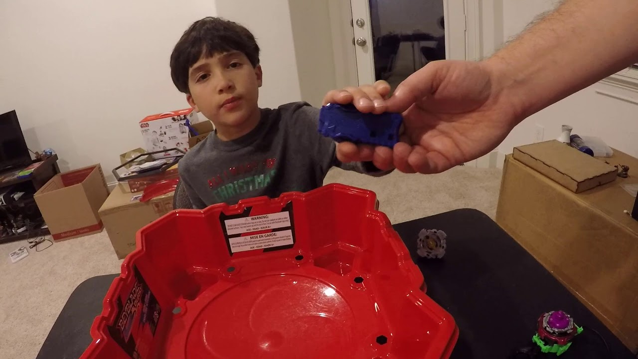 Playing Beyblades! - YouTube