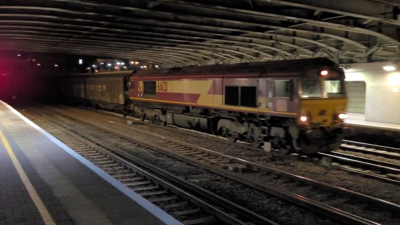DB 66121 (EWS Livery) Passing Through Ashford With Cargowaggons On ...
