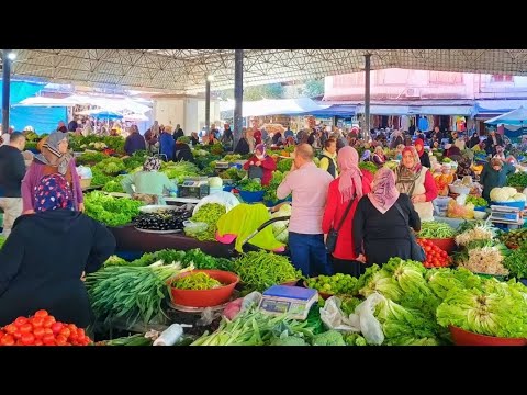 200 seneden beri bu pazarda sadece kadınlar  satış yapabiliyor Galla pazarı (kadınla pazarı) bartın