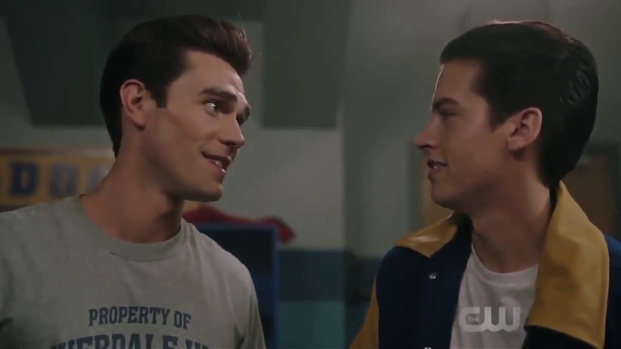 RIVERDALE EL CLUB DE LA MEDIA NOCHE LATINO 03X4 - YouTube