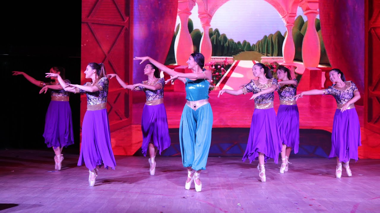 THESE PALACE WALLS - Aladdin showcase 2022 - YouTube