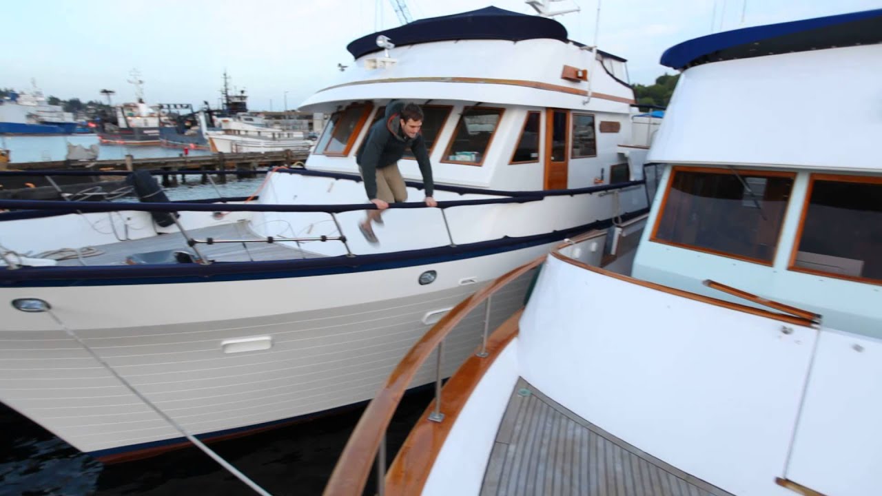 How To Monkey Vault A Boat - YouTube