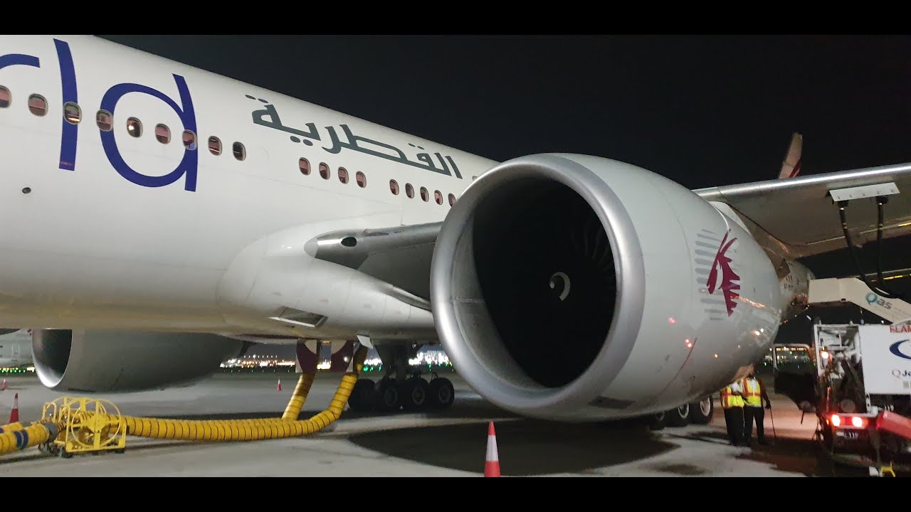 Wet landing RWY 25 L flight Qatar Airways QR069 DOH-FRA 24.12.2023 ...