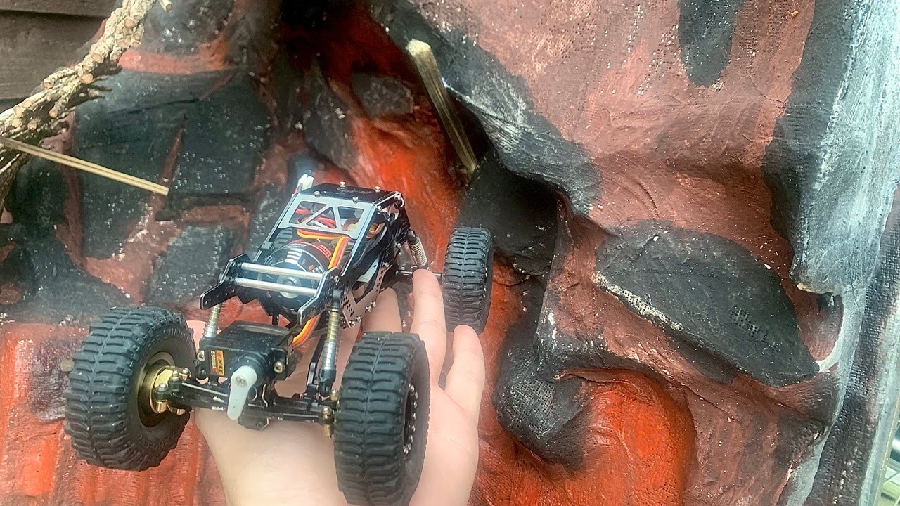 POV: you're smoll (SCX24 FPV) - YouTube