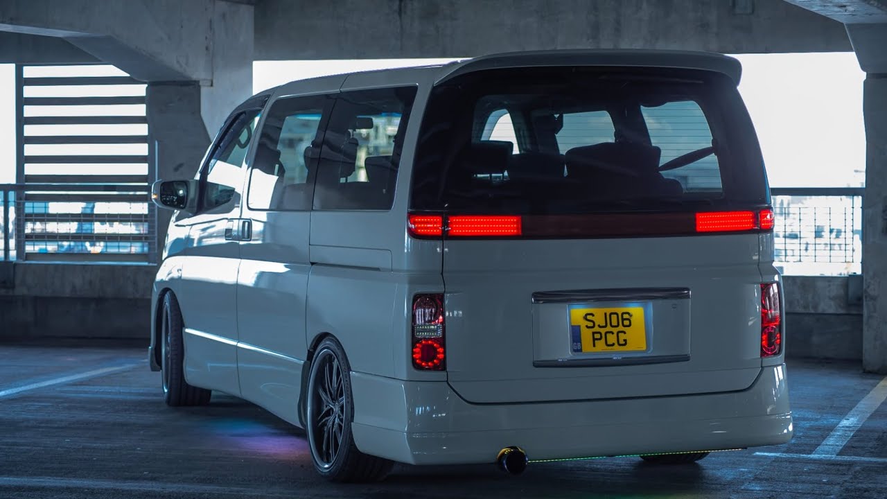 Nissan Elgrand E51 custom exhaust - YouTube