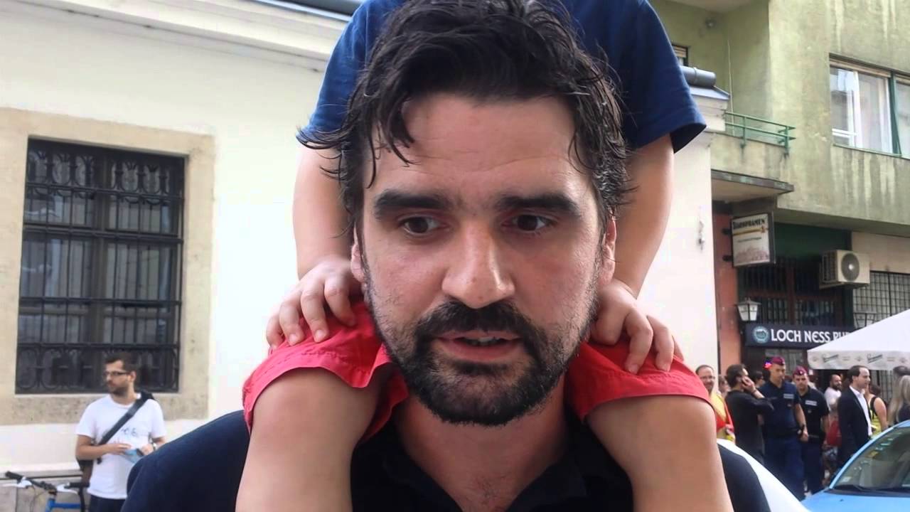 "Roma vagyok, nem életforma!" - Simon Mihály - YouTube