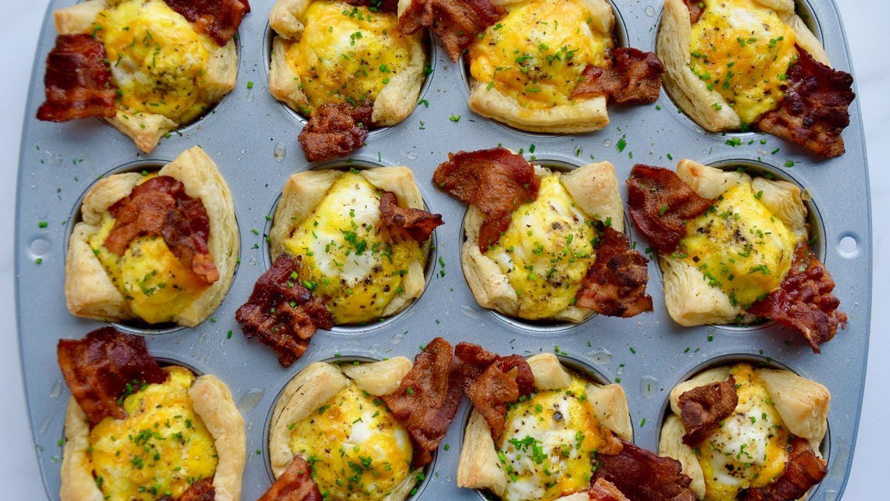 How to Make Bacon, Egg and Cheese Toast Cups - YouTube