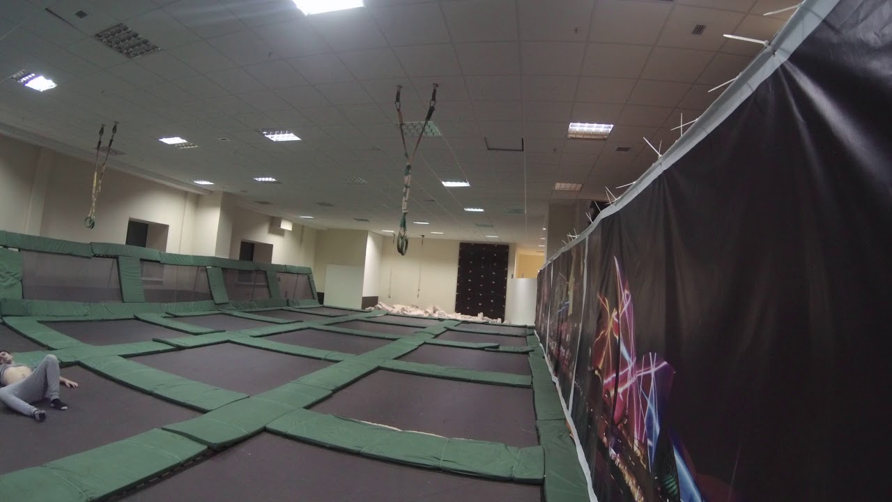 MegaTrambuline Megapolis Mall - YouTube