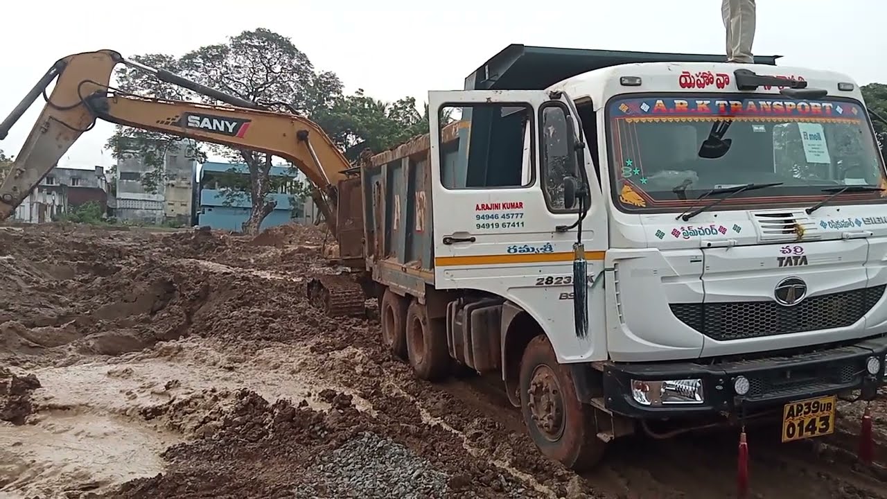 excavator poklen machine tipper dumper highway loading time - YouTube
