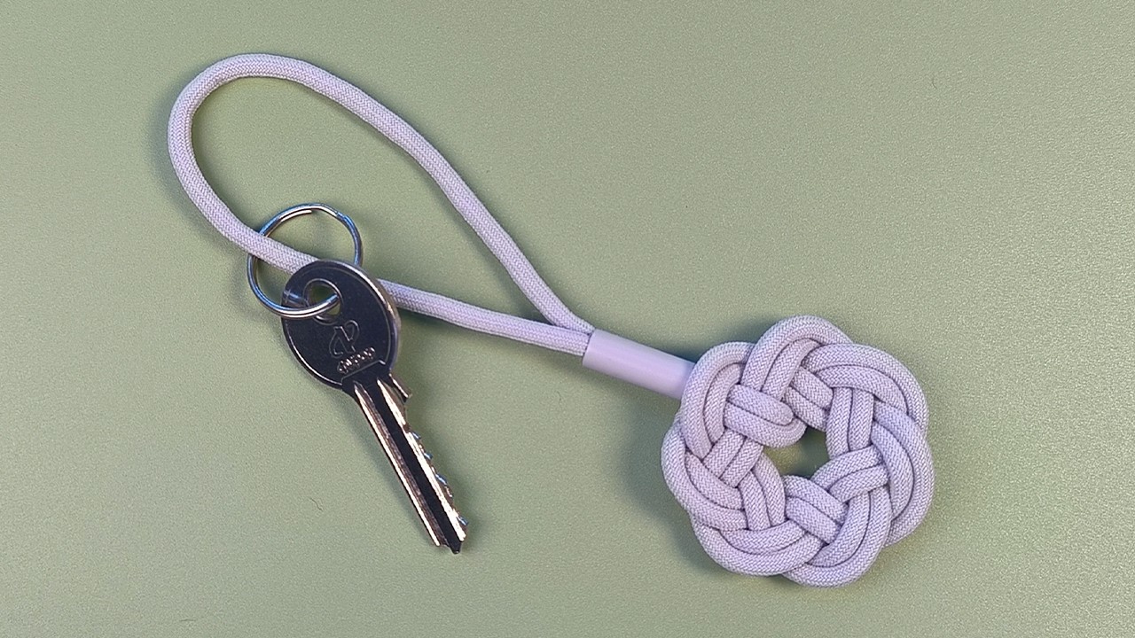 Shoelace Keychain with Celtic Button Knot | Step-by-Step - YouTube