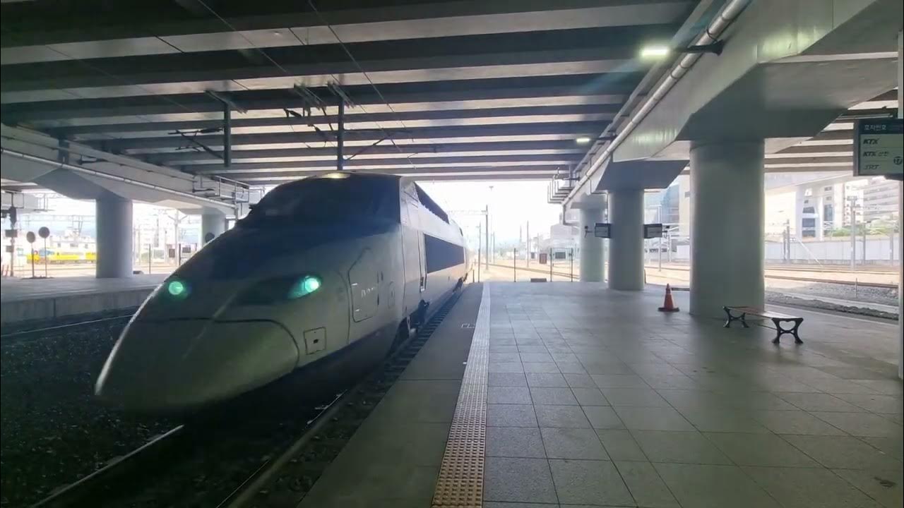 코레일 KTX 035호기 서울행 #30 동대구역 진입 - YouTube