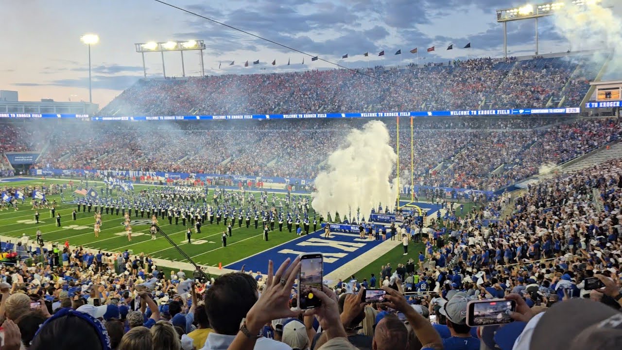 Kroger Field is electric as Kentucky football team comes out (September ...