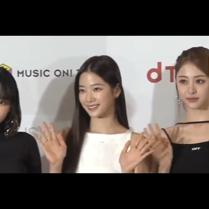 4/5 of LE SSERAFIM at the The Fact Music Awards 2022 LE SSERAFIM ON TMA 2022 #LESSERAFIM2022TMA ...